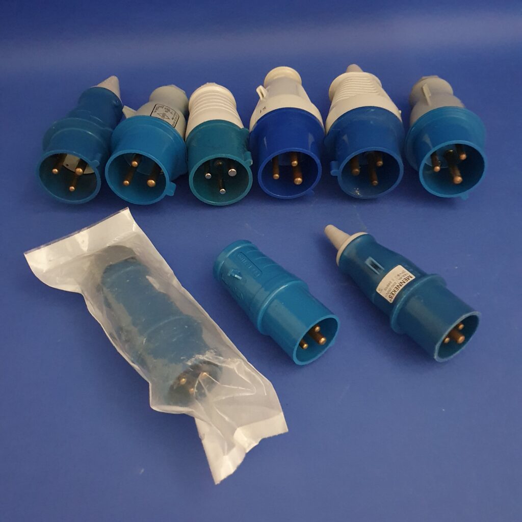 29 x 32A 16A Commando Plugs & Sockets Job Lot - aircomms